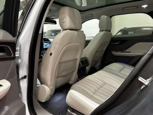 Balts Jaguar F-Pace 2016 Viļņa, ar dzinēja tilpumu 3.00 L un nobraukumu 180 tūkst. km par 14790 €, foto 30 vietnē AUTOMOTO.COM.LV