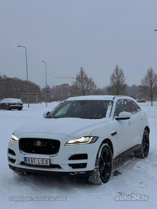 White Jaguar F-Pace 2017 in Tartu, with an engine capacity of 3.00 L and mileage of 168 thousand km for 21900 €, photo 5 on AUTOMOTO.COM.LV