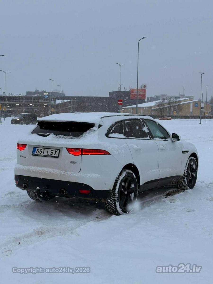 Balts Jaguar F-Pace 2017 Tartu, ar dzinēja tilpumu 3.00 L un nobraukumu 168 tūkst. km par 21900 €, foto 9 vietnē AUTOMOTO.COM.LV