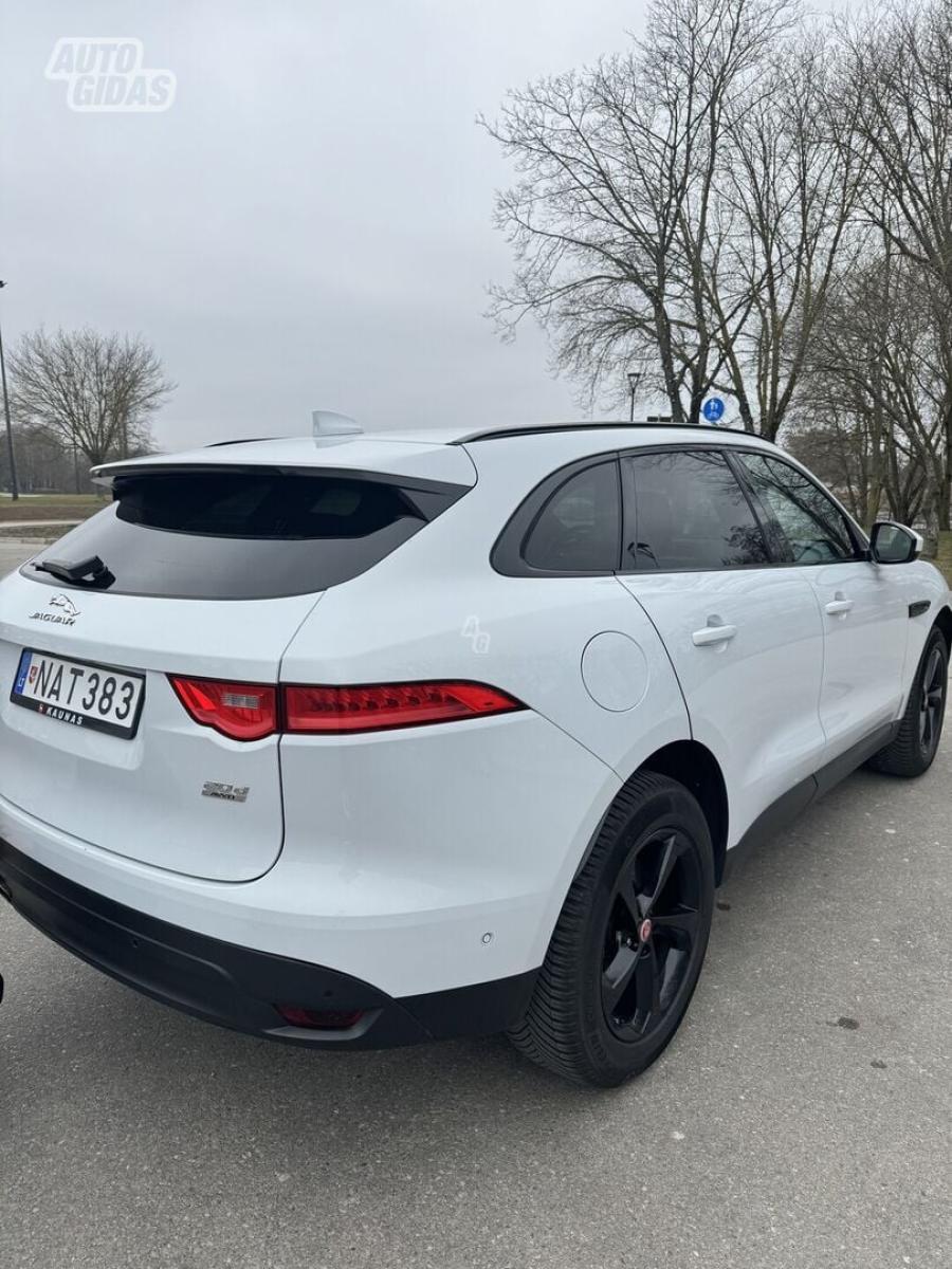 White Jaguar F-Pace 2017 in Kaunas, with an engine capacity of 2.00 L and mileage of 162 thousand km for 13450 €, photo 2 on AUTOMOTO.COM.LV