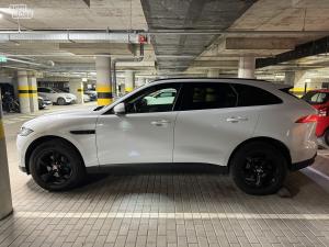 White Jaguar F-Pace 2017 in Kaunas, with an engine capacity of 2.00 L and mileage of 162 thousand km for 13450 €, photo 4 on AUTOMOTO.COM.LV