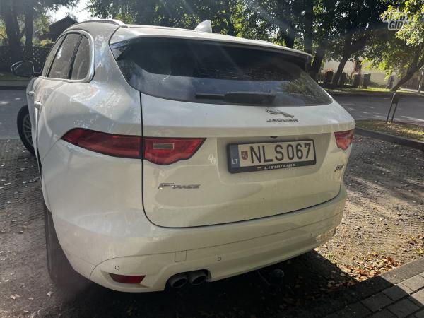 White Jaguar F-Pace 2017 in Mazeikiai, with an engine capacity of 2.00 L and mileage of 175 thousand km for 12700 €, photo 3 on AUTOMOTO.COM.LV