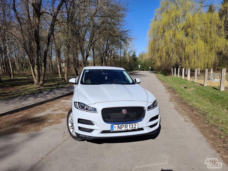 White Jaguar F-Pace 2017 in Siauliai, with an engine capacity of 2.00 L and mileage of 227 thousand km for 13450 €, photo 1 on AUTOMOTO.COM.LV
