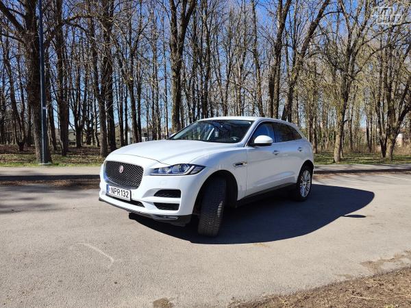 White Jaguar F-Pace 2017 in Siauliai, with an engine capacity of 2.00 L and mileage of 227 thousand km for 13450 €, photo 5 on AUTOMOTO.COM.LV