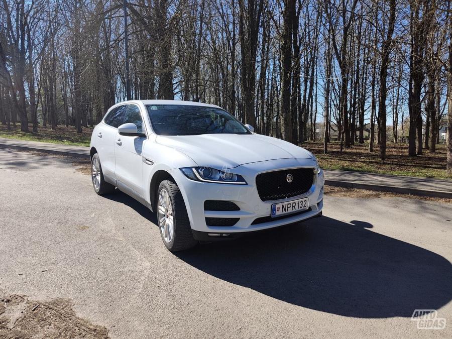 White Jaguar F-Pace 2017 in Siauliai, with an engine capacity of 2.00 L and mileage of 227 thousand km for 13450 €, photo 9 on AUTOMOTO.COM.LV
