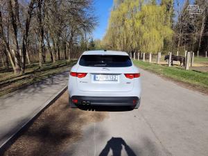 White Jaguar F-Pace 2017 in Siauliai, with an engine capacity of 2.00 L and mileage of 227 thousand km for 13450 €, photo 12 on AUTOMOTO.COM.LV