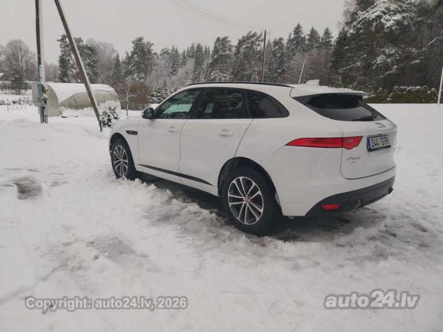 White Jaguar F-Pace 2017 in Tallinn, with an engine capacity of 2.00 L and mileage of 142 thousand km for 21600 €, photo 9 on AUTOMOTO.COM.LV