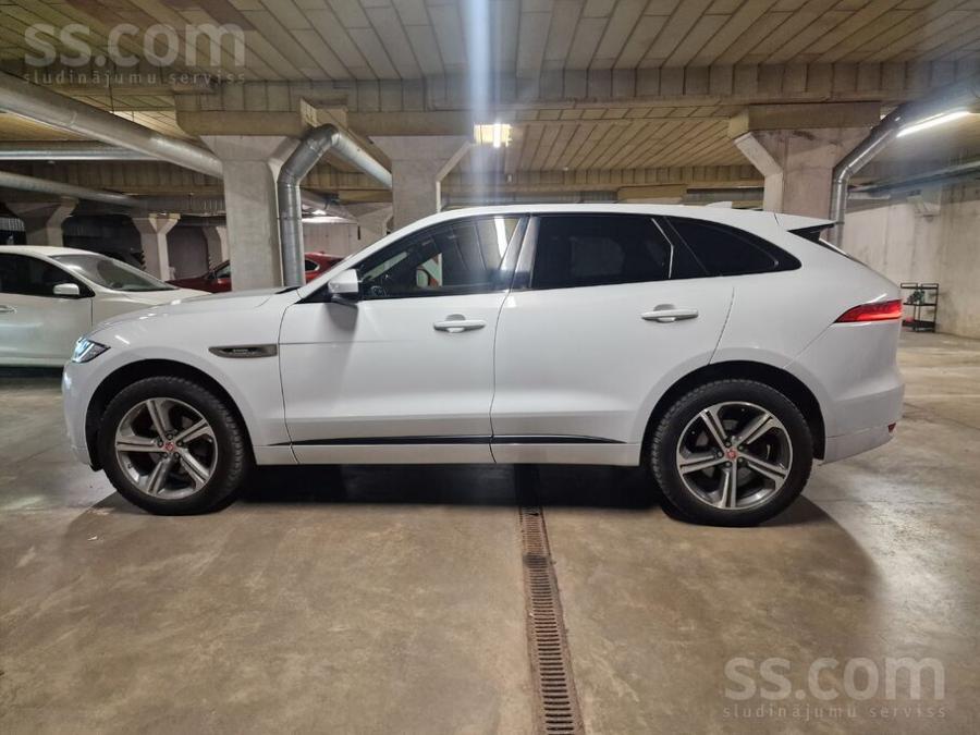 White Jaguar F-Pace 2017 in Riga, with an engine capacity of 2.00 L and mileage of 85 thousand km for 21500 €, photo 9 on AUTOMOTO.COM.LV