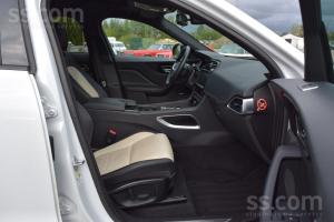 White Jaguar F-Pace 2017 in Riga, with an engine capacity of 2.00 L and mileage of 85 thousand km for 21500 €, photo 15 on AUTOMOTO.COM.LV