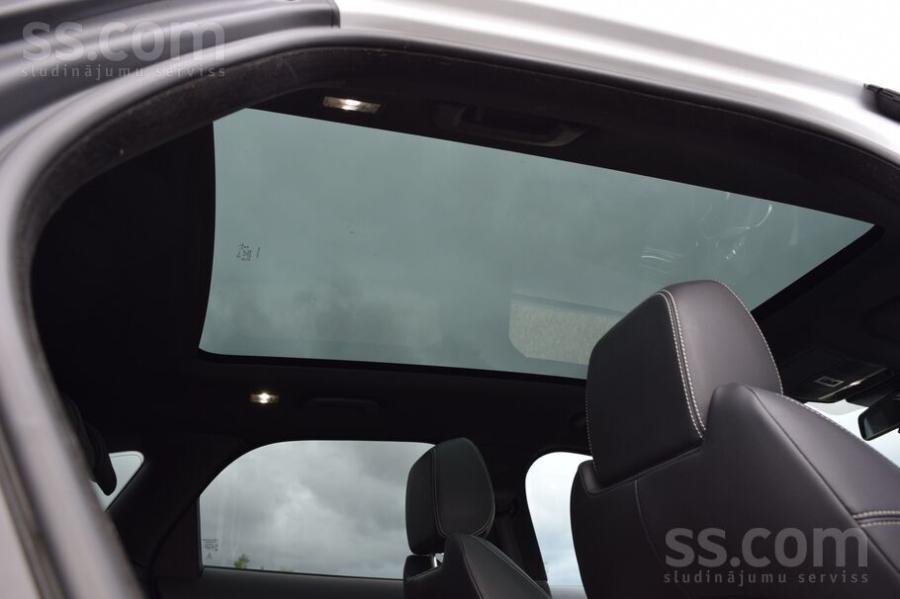 White Jaguar F-Pace 2017 in Riga, with an engine capacity of 2.00 L and mileage of 85 thousand km for 21500 €, photo 17 on AUTOMOTO.COM.LV