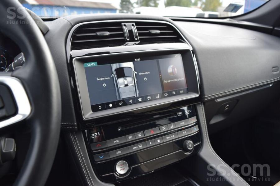 White Jaguar F-Pace 2017 in Riga, with an engine capacity of 2.00 L and mileage of 85 thousand km for 21500 €, photo 20 on AUTOMOTO.COM.LV
