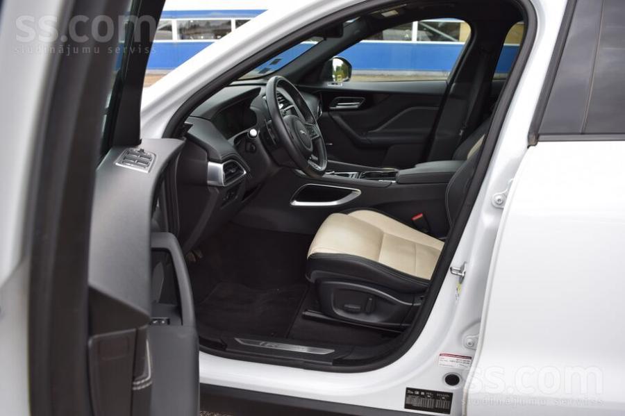 White Jaguar F-Pace 2017 in Riga, with an engine capacity of 2.00 L and mileage of 85 thousand km for 21500 €, photo 25 on AUTOMOTO.COM.LV