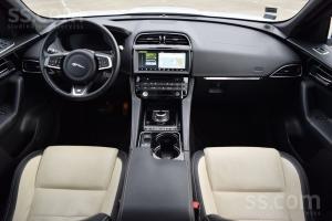 White Jaguar F-Pace 2017 in Riga, with an engine capacity of 2.00 L and mileage of 85 thousand km for 21500 €, photo 27 on AUTOMOTO.COM.LV
