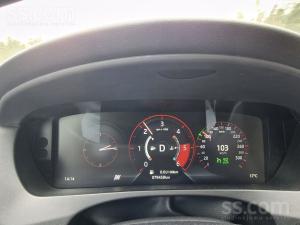 White Jaguar F-Pace 2017 in Riga, with an engine capacity of 2.00 L and mileage of 85 thousand km for 21500 €, photo 33 on AUTOMOTO.COM.LV