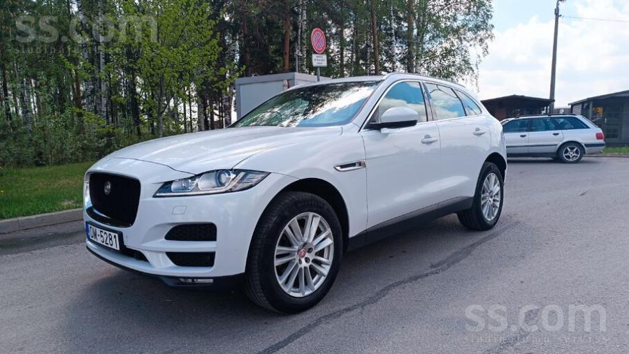 White Jaguar F-Pace 2017 in Riga, with an engine capacity of 2.00 L and mileage of 97 thousand km for 15900 €, photo 1 on AUTOMOTO.COM.LV