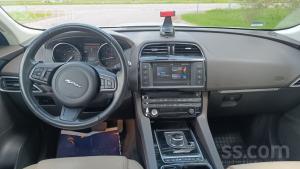 White Jaguar F-Pace 2017 in Riga, with an engine capacity of 2.00 L and mileage of 97 thousand km for 15900 €, photo 10 on AUTOMOTO.COM.LV