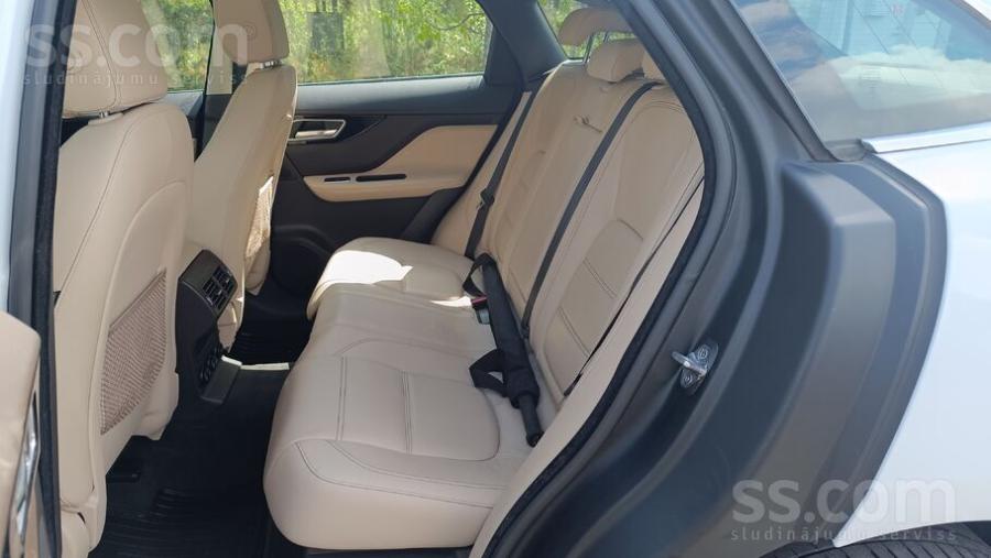 White Jaguar F-Pace 2017 in Riga, with an engine capacity of 2.00 L and mileage of 97 thousand km for 15900 €, photo 19 on AUTOMOTO.COM.LV