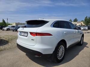 White Jaguar F-Pace 2017 in Riga, with an engine capacity of 2.00 L and mileage of 56 thousand km for 17700 €, photo 6 on AUTOMOTO.COM.LV