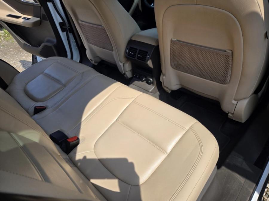 White Jaguar F-Pace 2017 in Riga, with an engine capacity of 2.00 L and mileage of 56 thousand km for 17700 €, photo 15 on AUTOMOTO.COM.LV