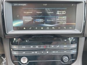 White Jaguar F-Pace 2017 in Riga, with an engine capacity of 2.00 L and mileage of 56 thousand km for 17700 €, photo 22 on AUTOMOTO.COM.LV