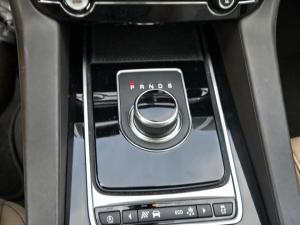 White Jaguar F-Pace 2017 in Riga, with an engine capacity of 2.00 L and mileage of 56 thousand km for 17700 €, photo 23 on AUTOMOTO.COM.LV