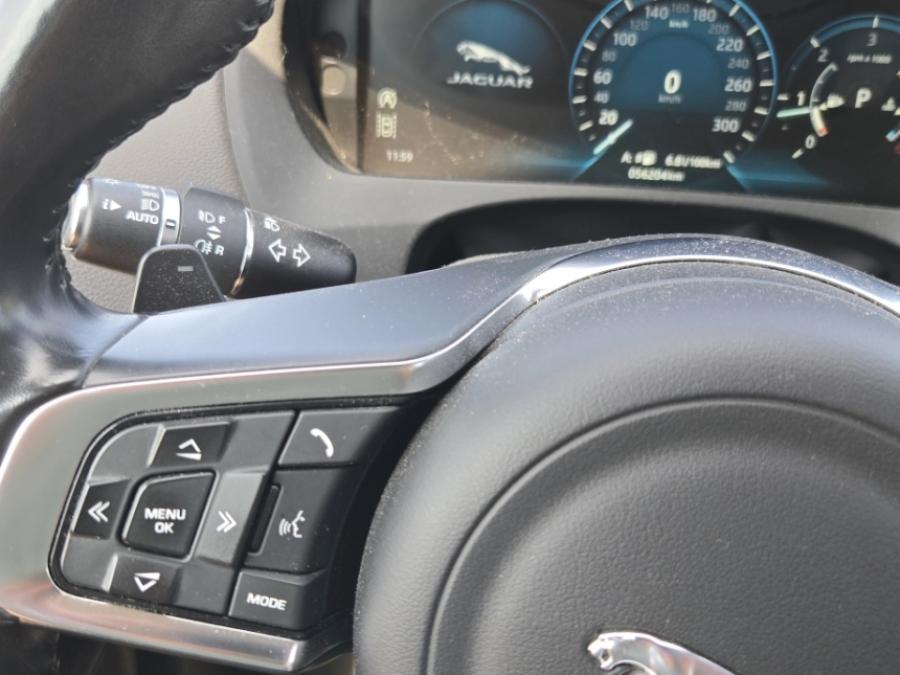White Jaguar F-Pace 2017 in Riga, with an engine capacity of 2.00 L and mileage of 56 thousand km for 17700 €, photo 28 on AUTOMOTO.COM.LV