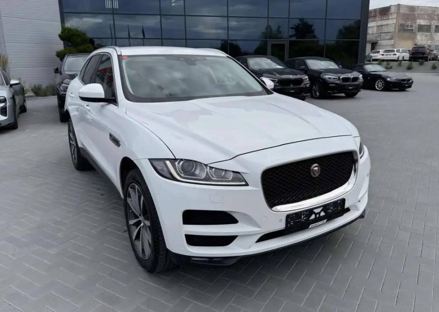 Balts Jaguar F-Pace 2017 Telšiai, ar dzinēja tilpumu 2.00 L un nobraukumu 213 tūkst. km par 8990 €, foto 1 vietnē AUTOMOTO.COM.LV