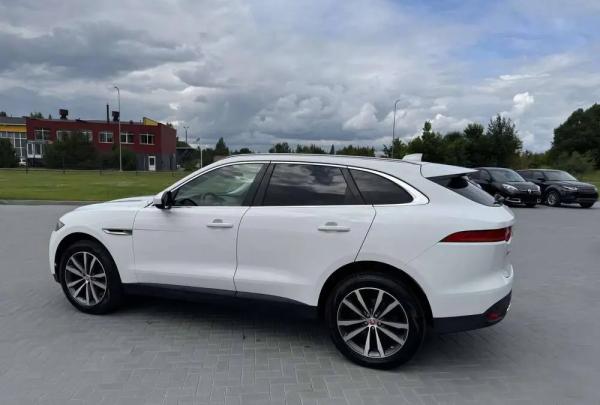 Balts Jaguar F-Pace 2017 Telšiai, ar dzinēja tilpumu 2.00 L un nobraukumu 213 tūkst. km par 8990 €, foto 6 vietnē AUTOMOTO.COM.LV