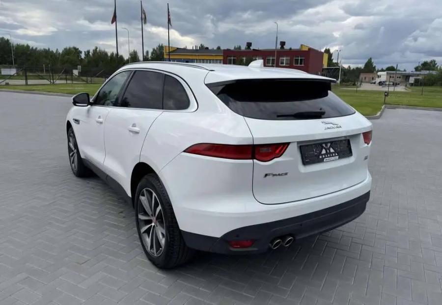 Balts Jaguar F-Pace 2017 Telšiai, ar dzinēja tilpumu 2.00 L un nobraukumu 213 tūkst. km par 8990 €, foto 8 vietnē AUTOMOTO.COM.LV