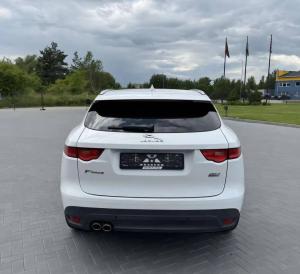 Balts Jaguar F-Pace 2017 Telšiai, ar dzinēja tilpumu 2.00 L un nobraukumu 213 tūkst. km par 8990 €, foto 9 vietnē AUTOMOTO.COM.LV