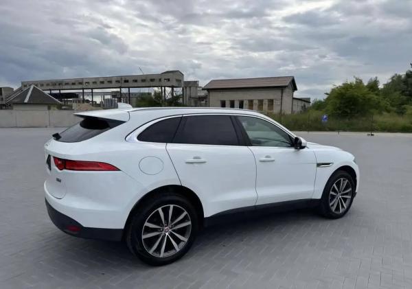 Balts Jaguar F-Pace 2017 Telšiai, ar dzinēja tilpumu 2.00 L un nobraukumu 213 tūkst. km par 8990 €, foto 9 vietnē AUTOMOTO.COM.LV
