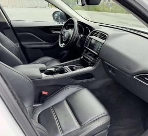 Balts Jaguar F-Pace 2017 Telšiai, ar dzinēja tilpumu 2.00 L un nobraukumu 213 tūkst. km par 8990 €, foto 13 vietnē AUTOMOTO.COM.LV