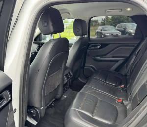 Balts Jaguar F-Pace 2017 Telšiai, ar dzinēja tilpumu 2.00 L un nobraukumu 213 tūkst. km par 8990 €, foto 15 vietnē AUTOMOTO.COM.LV