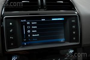 Белый Ягуар Ф-Пейс 2017 в Рига, объемом двигателя 3.00 л и пробегом 50 тыс. км за 20500 €, фото 12 на AUTOMOTO.COM.LV