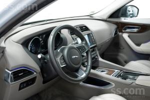 Белый Ягуар Ф-Пейс 2017 в Рига, объемом двигателя 3.00 л и пробегом 50 тыс. км за 20500 €, фото 24 на AUTOMOTO.COM.LV