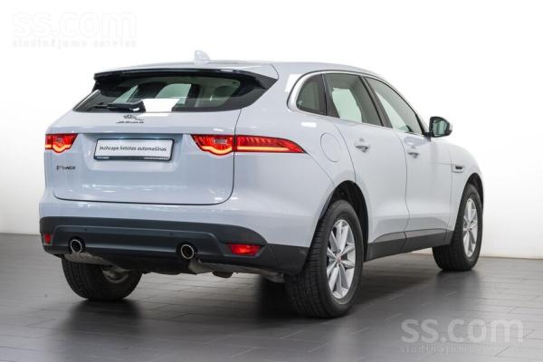 White Jaguar F-Pace 2017 in Riga, with an engine capacity of 3.00 L and mileage of 50 thousand km for 20500 €, photo 4 on AUTOMOTO.COM.LV