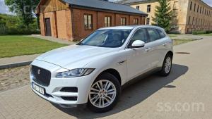 Balts Jaguar F-Pace 2017 Preiļi, ar dzinēja tilpumu 2.00 L un nobraukumu 160 tūkst. km par 13500 €, foto  vietnē AUTOMOTO.COM.LV