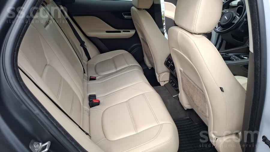 Balts Jaguar F-Pace 2017 Preiļi, ar dzinēja tilpumu 2.00 L un nobraukumu 160 tūkst. km par 13500 €, foto 14 vietnē AUTOMOTO.COM.LV