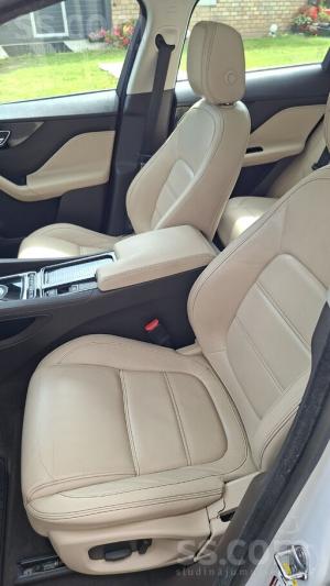 Balts Jaguar F-Pace 2017 Preiļi, ar dzinēja tilpumu 2.00 L un nobraukumu 160 tūkst. km par 13500 €, foto 16 vietnē AUTOMOTO.COM.LV