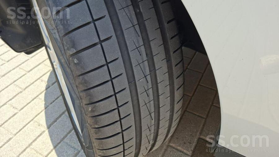 Balts Jaguar F-Pace 2017 Preiļi, ar dzinēja tilpumu 2.00 L un nobraukumu 160 tūkst. km par 13500 €, foto 19 vietnē AUTOMOTO.COM.LV