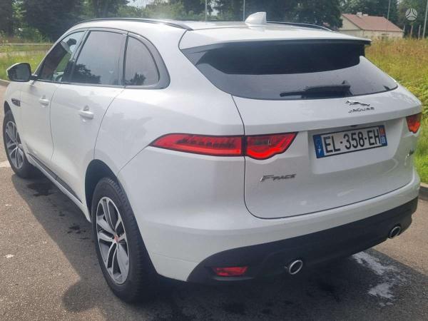 White Jaguar F-Pace 2017 in Utena, with an engine capacity of 2.99 L and mileage of 203 thousand km for 13300 €, photo 4 on AUTOMOTO.COM.LV