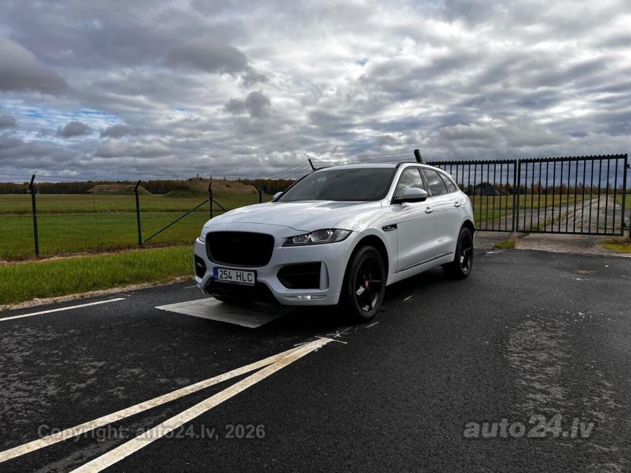 White Jaguar F-Pace 2017 in Parnu, with an engine capacity of 2.00 L and mileage of 148 thousand km for 17900 €, photo 3 on AUTOMOTO.COM.LV