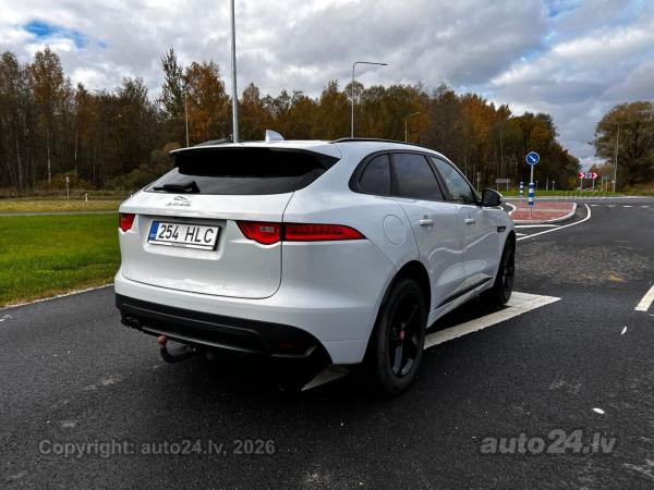 Balts Jaguar F-Pace 2017 Pērnava, ar dzinēja tilpumu 2.00 L un nobraukumu 148 tūkst. km par 17900 €, foto 4 vietnē AUTOMOTO.COM.LV
