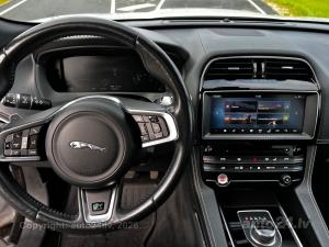 White Jaguar F-Pace 2017 in Parnu, with an engine capacity of 2.00 L and mileage of 148 thousand km for 17900 €, photo 7 on AUTOMOTO.COM.LV