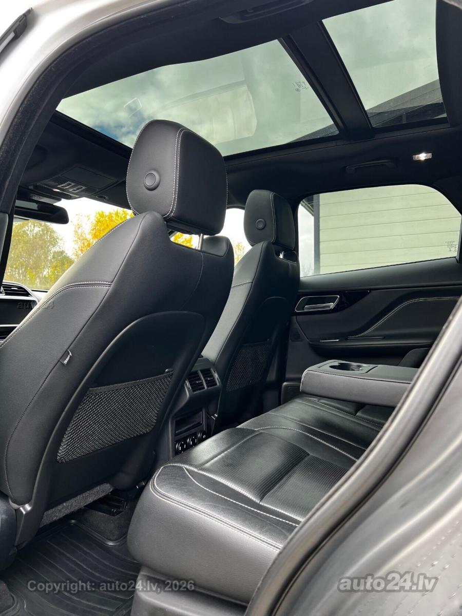 White Jaguar F-Pace 2017 in Parnu, with an engine capacity of 2.00 L and mileage of 148 thousand km for 17900 €, photo 8 on AUTOMOTO.COM.LV