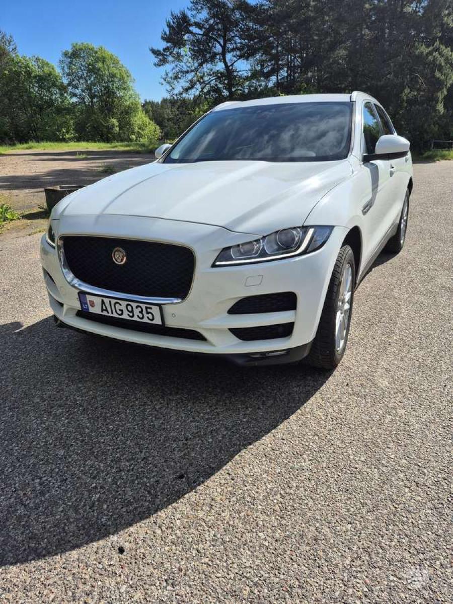 Balts Jaguar F-Pace 2017 Viļņa, ar dzinēja tilpumu 2.00 L un nobraukumu 200 tūkst. km par 14200 €, foto 4 vietnē AUTOMOTO.COM.LV