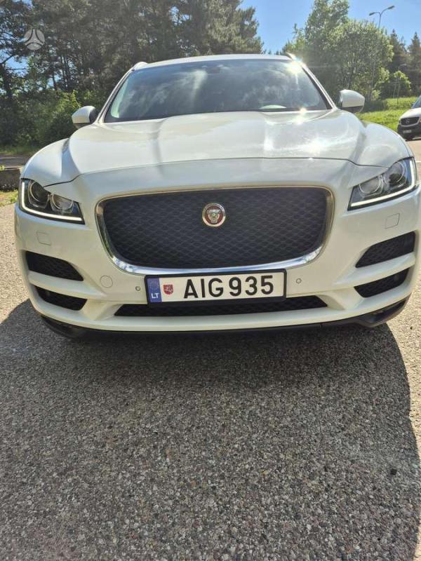 Balts Jaguar F-Pace 2017 Viļņa, ar dzinēja tilpumu 2.00 L un nobraukumu 200 tūkst. km par 14200 €, foto 5 vietnē AUTOMOTO.COM.LV