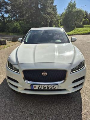 Balts Jaguar F-Pace 2017 Viļņa, ar dzinēja tilpumu 2.00 L un nobraukumu 200 tūkst. km par 14200 €, foto 8 vietnē AUTOMOTO.COM.LV