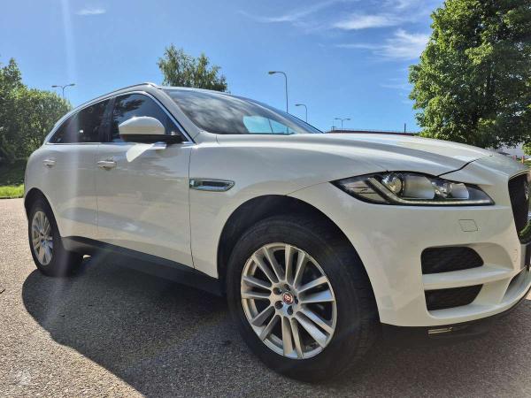 Balts Jaguar F-Pace 2017 Viļņa, ar dzinēja tilpumu 2.00 L un nobraukumu 200 tūkst. km par 14200 €, foto 8 vietnē AUTOMOTO.COM.LV
