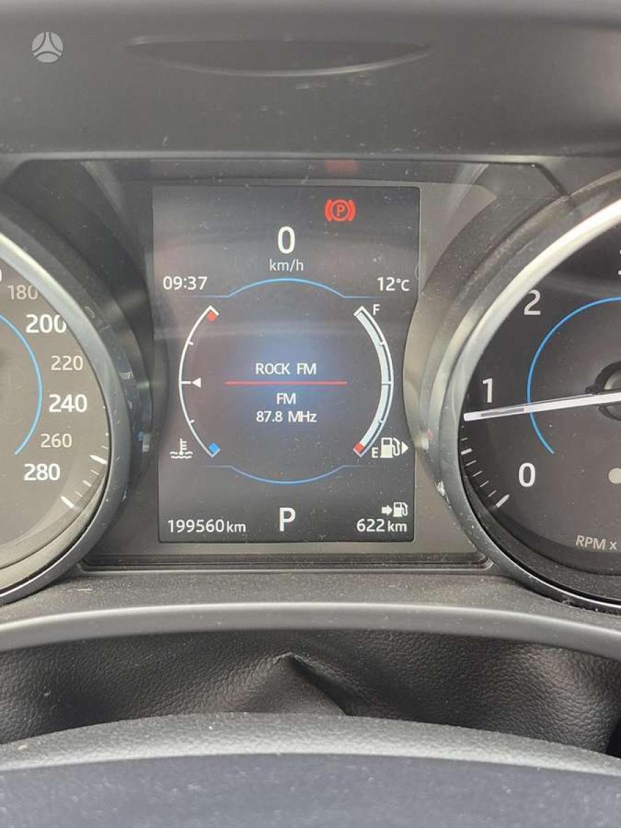 Balts Jaguar F-Pace 2017 Viļņa, ar dzinēja tilpumu 2.00 L un nobraukumu 200 tūkst. km par 14200 €, foto 12 vietnē AUTOMOTO.COM.LV